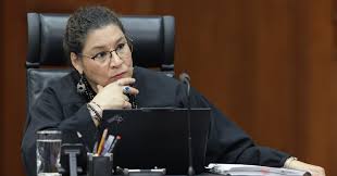 TUERCE LENIA BATRES EL BRAZO DE LA CORTE POR REAPERTURA DE JUICIOS ...